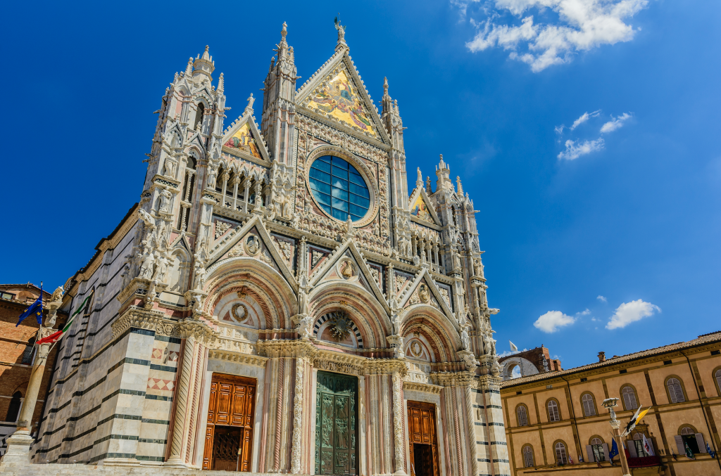 Hidden History: The Modern and Medieval Relevance of Siena, Italy | VUE ...